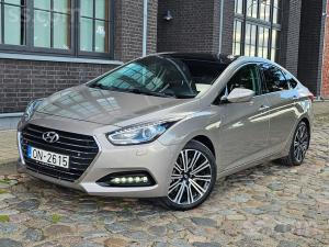 Grey Hyundai i40 2017 in Riga, with an engine capacity of 1.70 L and mileage of 187 thousand km for 7970 €, photo 3 on AUTOMOTO.COM.LV