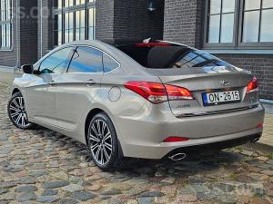 Grey Hyundai i40 2017 in Riga, with an engine capacity of 1.70 L and mileage of 187 thousand km for 7970 €, photo 4 on AUTOMOTO.COM.LV
