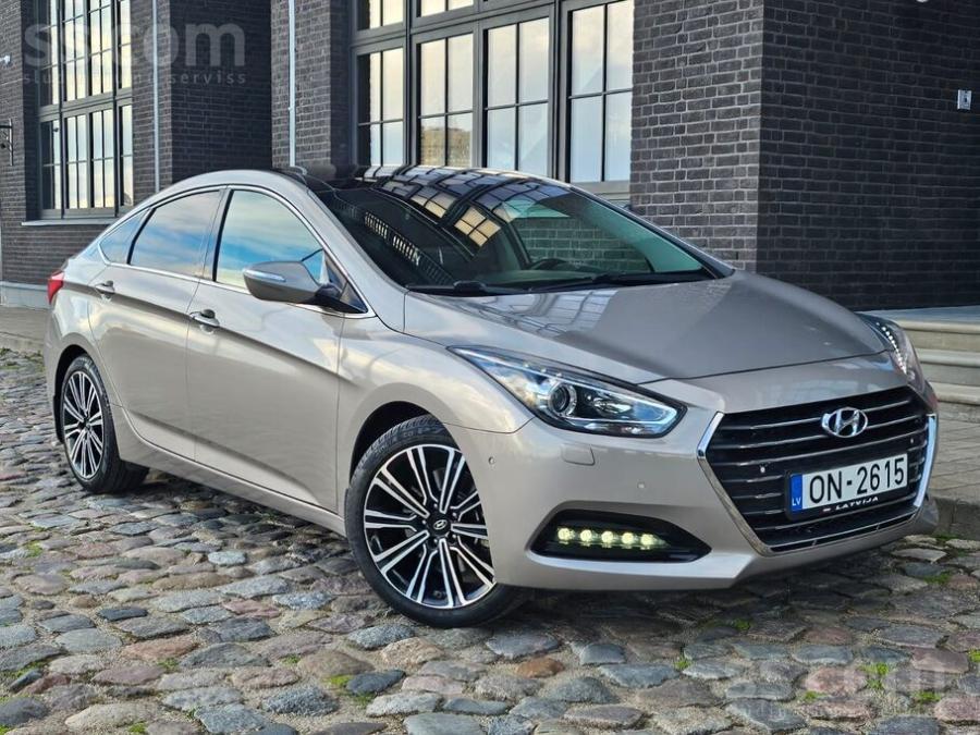 Grey Hyundai i40 2017 in Riga, with an engine capacity of 1.70 L and mileage of 187 thousand km for 7970 €, photo 5 on AUTOMOTO.COM.LV