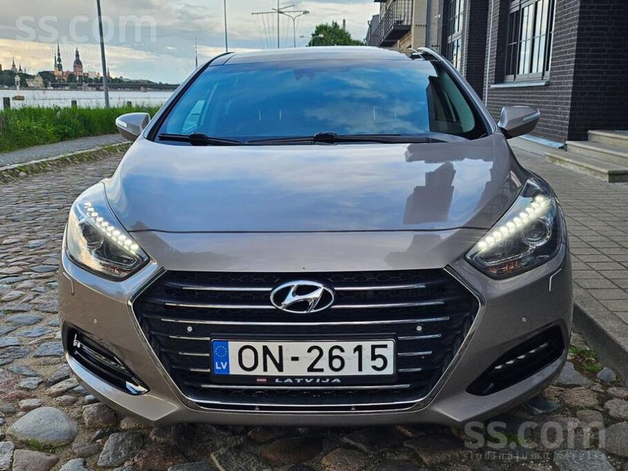 Grey Hyundai i40 2017 in Riga, with an engine capacity of 1.70 L and mileage of 187 thousand km for 7970 €, photo 8 on AUTOMOTO.COM.LV