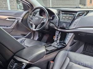 Grey Hyundai i40 2017 in Riga, with an engine capacity of 1.70 L and mileage of 187 thousand km for 7970 €, photo 9 on AUTOMOTO.COM.LV