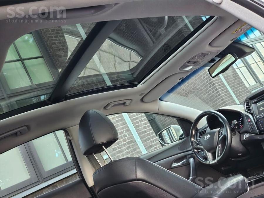Grey Hyundai i40 2017 in Riga, with an engine capacity of 1.70 L and mileage of 187 thousand km for 7970 €, photo 11 on AUTOMOTO.COM.LV