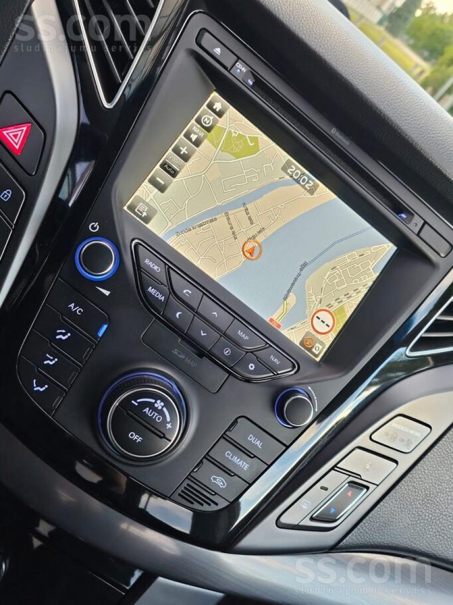 Grey Hyundai i40 2017 in Riga, with an engine capacity of 1.70 L and mileage of 187 thousand km for 7970 €, photo 14 on AUTOMOTO.COM.LV