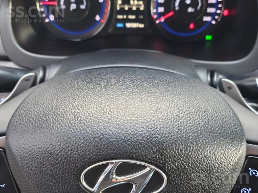 Grey Hyundai i40 2017 in Riga, with an engine capacity of 1.70 L and mileage of 187 thousand km for 7970 €, photo 16 on AUTOMOTO.COM.LV