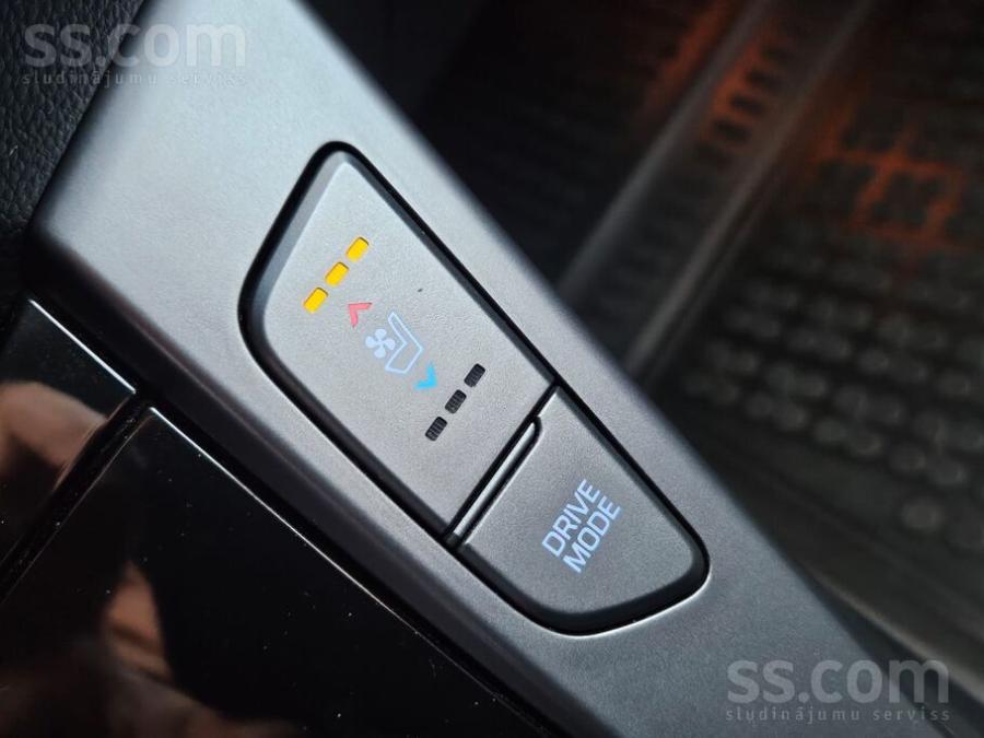 Grey Hyundai i40 2017 in Riga, with an engine capacity of 1.70 L and mileage of 187 thousand km for 7970 €, photo 20 on AUTOMOTO.COM.LV