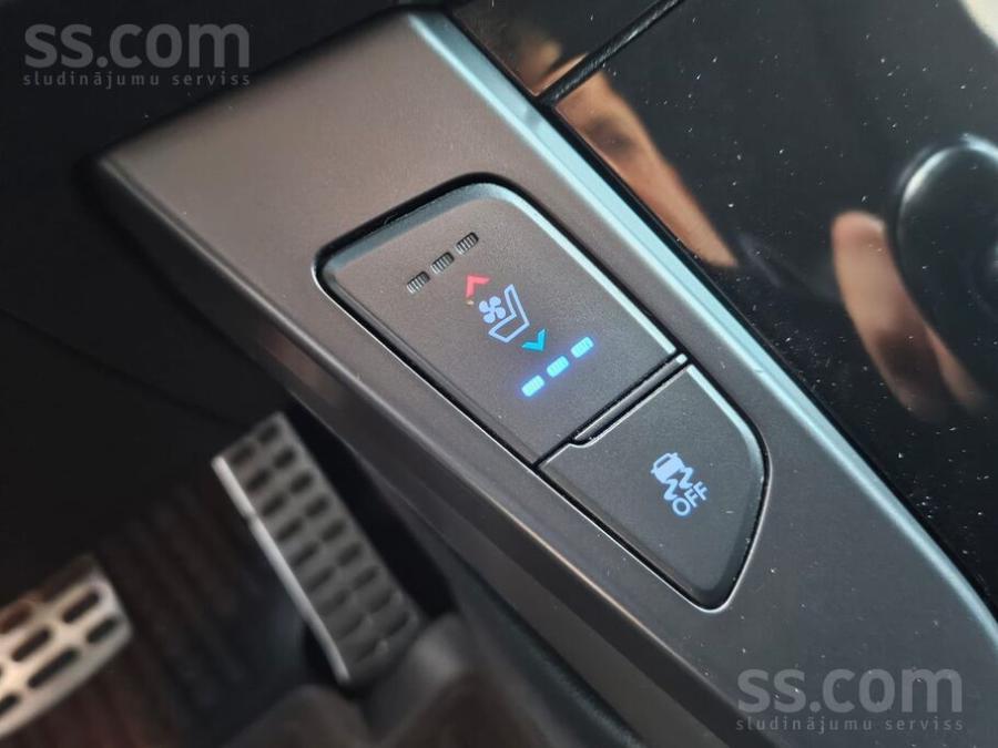 Grey Hyundai i40 2017 in Riga, with an engine capacity of 1.70 L and mileage of 187 thousand km for 7970 €, photo 21 on AUTOMOTO.COM.LV