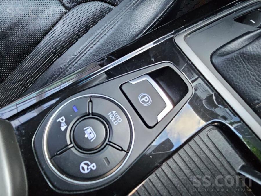 Grey Hyundai i40 2017 in Riga, with an engine capacity of 1.70 L and mileage of 187 thousand km for 7970 €, photo 23 on AUTOMOTO.COM.LV