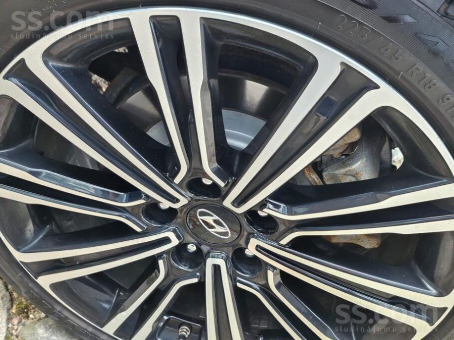 Grey Hyundai i40 2017 in Riga, with an engine capacity of 1.70 L and mileage of 187 thousand km for 7970 €, photo 27 on AUTOMOTO.COM.LV