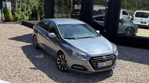 Grey Hyundai i40 2017 in Riga, with an engine capacity of 1.70 L and mileage of 177 thousand km for 7650 €, photo 1 on AUTOMOTO.COM.LV