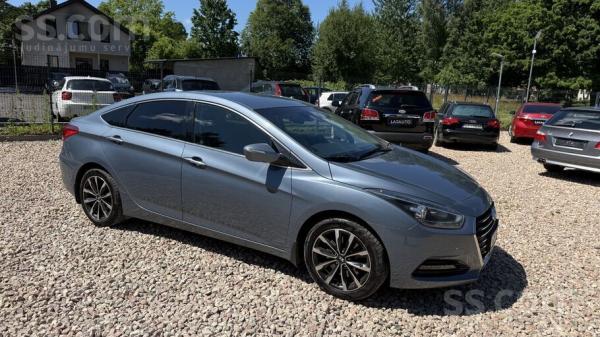Grey Hyundai i40 2017 in Riga, with an engine capacity of 1.70 L and mileage of 177 thousand km for 7650 €, photo 2 on AUTOMOTO.COM.LV