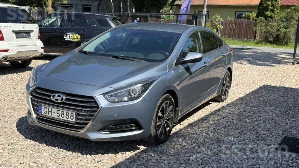 Grey Hyundai i40 2017 in Riga, with an engine capacity of 1.70 L and mileage of 177 thousand km for 7650 €, photo 5 on AUTOMOTO.COM.LV