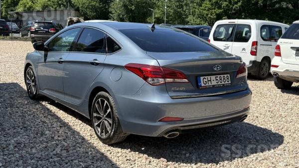 Grey Hyundai i40 2017 in Riga, with an engine capacity of 1.70 L and mileage of 177 thousand km for 7650 €, photo 6 on AUTOMOTO.COM.LV