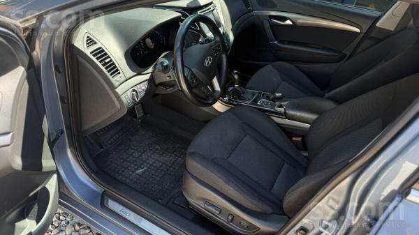 Grey Hyundai i40 2017 in Riga, with an engine capacity of 1.70 L and mileage of 177 thousand km for 7650 €, photo 10 on AUTOMOTO.COM.LV