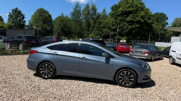 Grey Hyundai i40 2017 in Riga, with an engine capacity of 1.70 L and mileage of 177 thousand km for 7650 €, photo 4 on AUTOMOTO.COM.LV