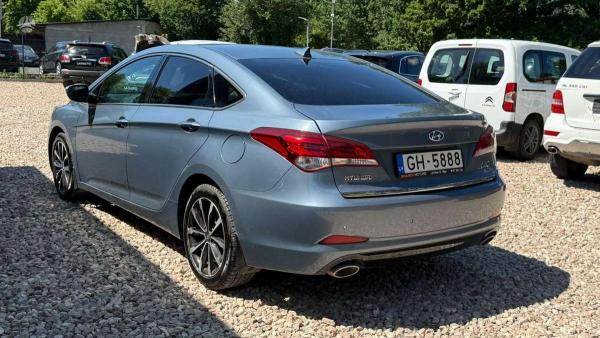 Grey Hyundai i40 2017 in Riga, with an engine capacity of 1.70 L and mileage of 177 thousand km for 7650 €, photo 6 on AUTOMOTO.COM.LV
