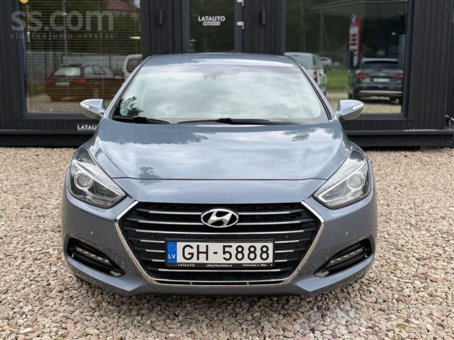 Grey Hyundai i40 2017 in Riga, with an engine capacity of 1.70 L and mileage of 177 thousand km for 7700 €, photo 15 on AUTOMOTO.COM.LV