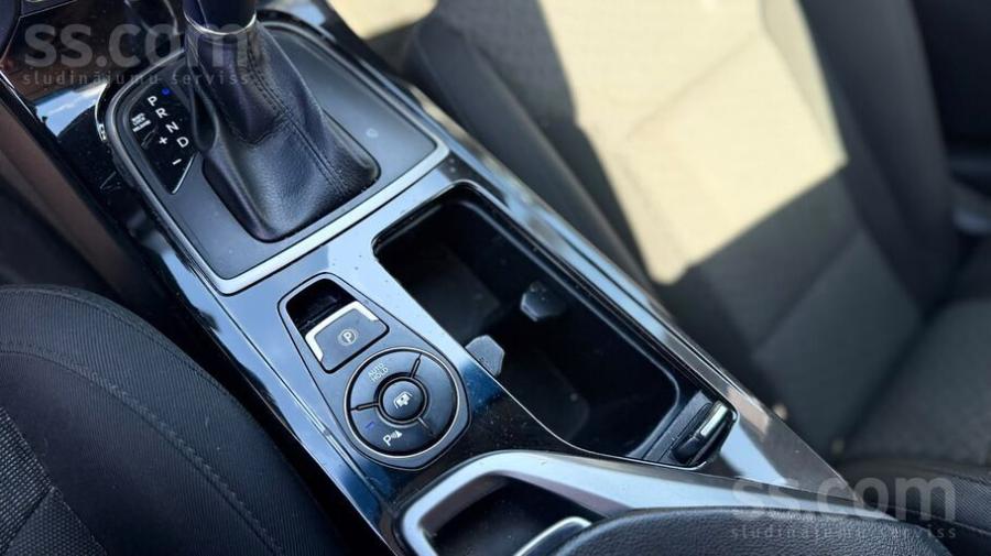 Grey Hyundai i40 2017 in Riga, with an engine capacity of 1.70 L and mileage of 177 thousand km for 7700 €, photo 26 on AUTOMOTO.COM.LV