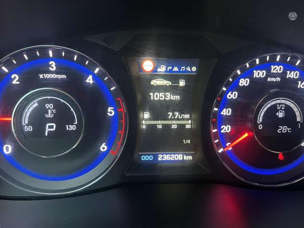 Pelēks Hyundai i40 2018 Jonava, ar dzinēja tilpumu 1.70 L un nobraukumu 236 tūkst. km par 10500 €, foto 1 vietnē AUTOMOTO.COM.LV