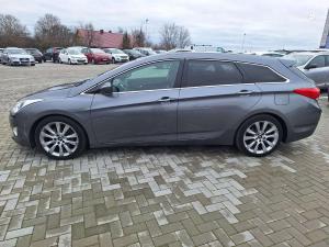 Grey Hyundai i40 2011 in Taurage, with an engine capacity of 1.69 L and mileage of 214 thousand km for 5300 €, photo 4 on AUTOMOTO.COM.LV