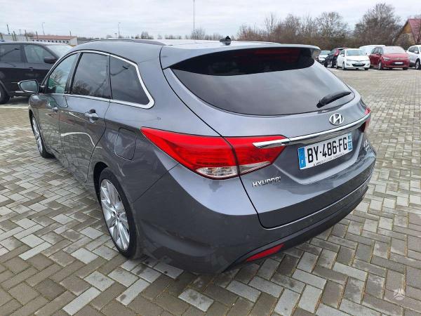 Pelēks Hyundai i40 2011 Tauragė, ar dzinēja tilpumu 1.69 L un nobraukumu 214 tūkst. km par 5300 €, foto 5 vietnē AUTOMOTO.COM.LV