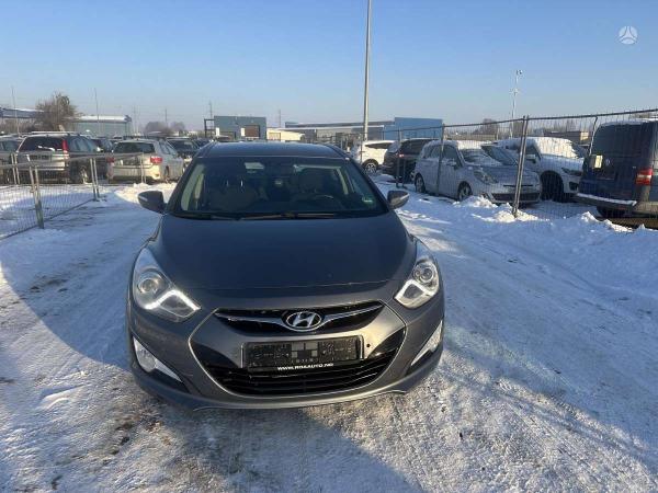 Pelēks Hyundai i40 2011 Marijampole, ar dzinēja tilpumu 1.69 L un nobraukumu 159 tūkst. km par 3550 €, foto 2 vietnē AUTOMOTO.COM.LV