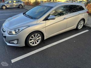 Pelēks Hyundai i40 2011 Viļņa, ar dzinēja tilpumu 1.70 L un nobraukumu 272 tūkst. km par 4000 €, foto  vietnē AUTOMOTO.COM.LV