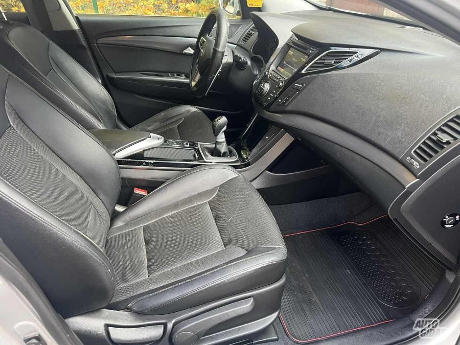 Pelēks Hyundai i40 2011 Viļņa, ar dzinēja tilpumu 1.70 L un nobraukumu 272 tūkst. km par 4000 €, foto 14 vietnē AUTOMOTO.COM.LV
