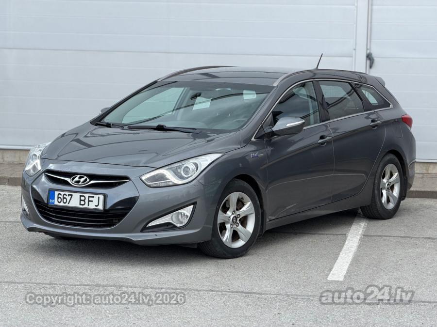 Grey Hyundai i40 2011 in Tallinn, with an engine capacity of 1.70 L and mileage of 276 thousand km for 3000 €, photo 1 on AUTOMOTO.COM.LV