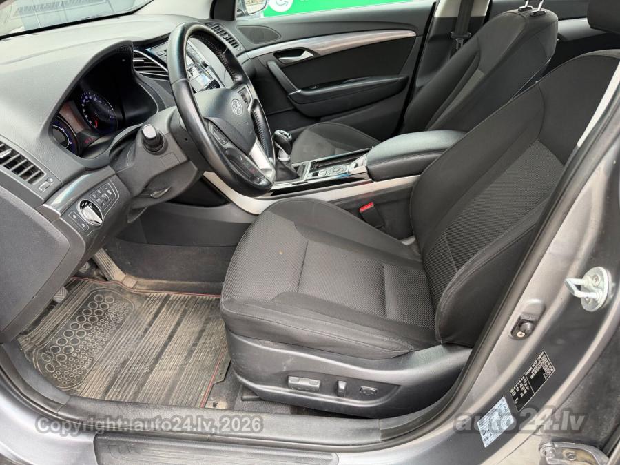 Grey Hyundai i40 2011 in Tallinn, with an engine capacity of 1.70 L and mileage of 276 thousand km for 3000 €, photo 9 on AUTOMOTO.COM.LV
