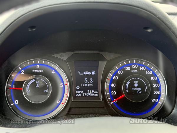 Grey Hyundai i40 2011 in Tallinn, with an engine capacity of 1.70 L and mileage of 276 thousand km for 3000 €, photo 10 on AUTOMOTO.COM.LV