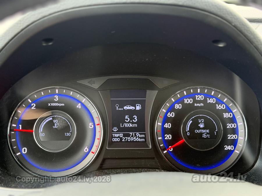 Grey Hyundai i40 2011 in Tallinn, with an engine capacity of 1.70 L and mileage of 276 thousand km for 3000 €, photo 11 on AUTOMOTO.COM.LV