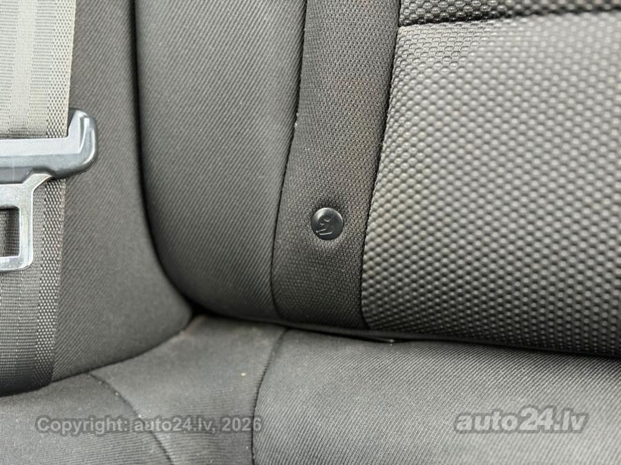 Grey Hyundai i40 2011 in Tallinn, with an engine capacity of 1.70 L and mileage of 276 thousand km for 3000 €, photo 14 on AUTOMOTO.COM.LV