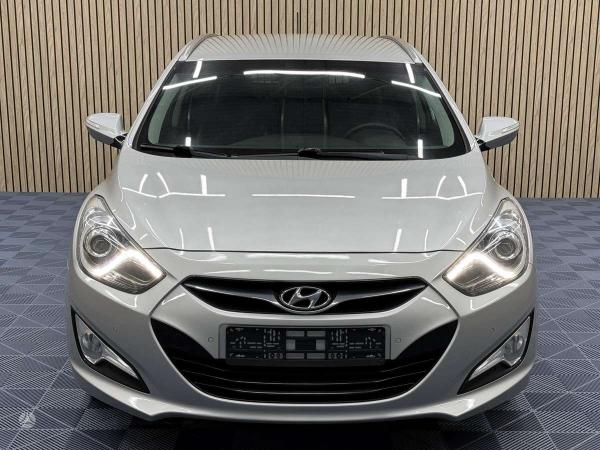 Pelēks Hyundai i40 2011 Marijampole, ar dzinēja tilpumu 1.69 L un nobraukumu 218 tūkst. km par 5500 €, foto 3 vietnē AUTOMOTO.COM.LV