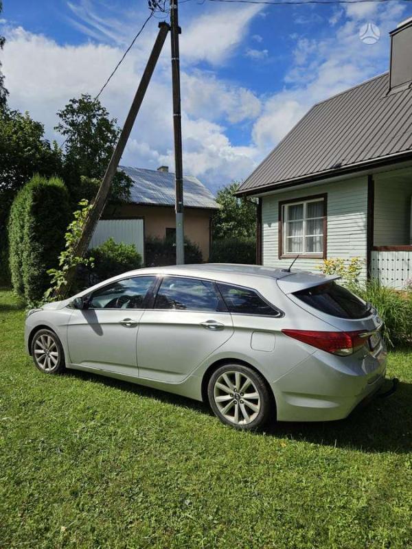 Pelēks Hyundai i40 2011 Kauņa, ar dzinēja tilpumu 1.69 L un nobraukumu 190 tūkst. km par 4000 €, foto 3 vietnē AUTOMOTO.COM.LV