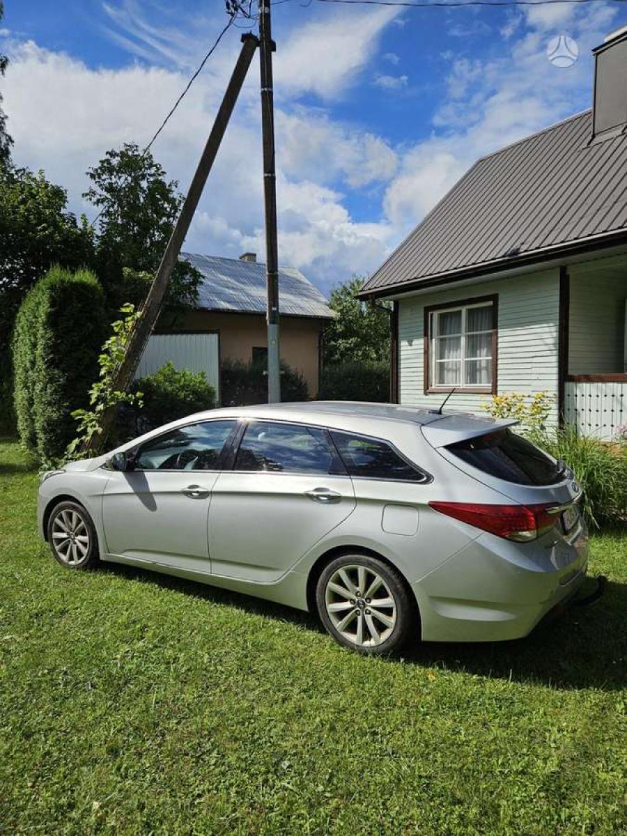 Pelēks Hyundai i40 2011 Kauņa, ar dzinēja tilpumu 1.69 L un nobraukumu 190 tūkst. km par 4000 €, foto 3 vietnē AUTOMOTO.COM.LV