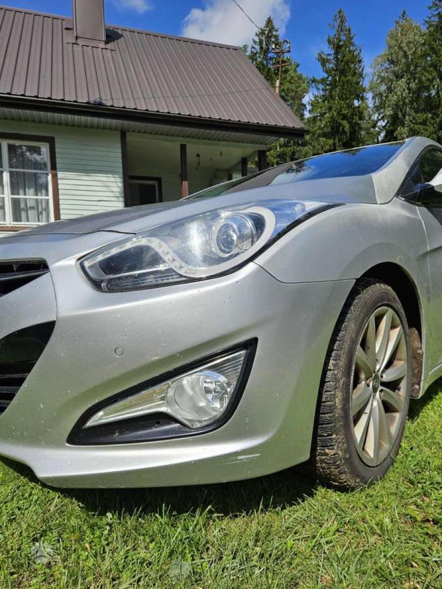 Pelēks Hyundai i40 2011 Kauņa, ar dzinēja tilpumu 1.69 L un nobraukumu 190 tūkst. km par 4000 €, foto 5 vietnē AUTOMOTO.COM.LV