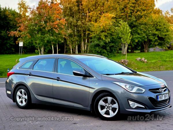 Hyundai i40 2011 in Tallinn on AUTOMOTO.COM.LV Grey Hyundai i40 2011 in Tallinn, with an engine capacity of 1.70 L and mileage of 279 thousand km for 2990 €, photo 1 on AUTOMOTO.COM.LV