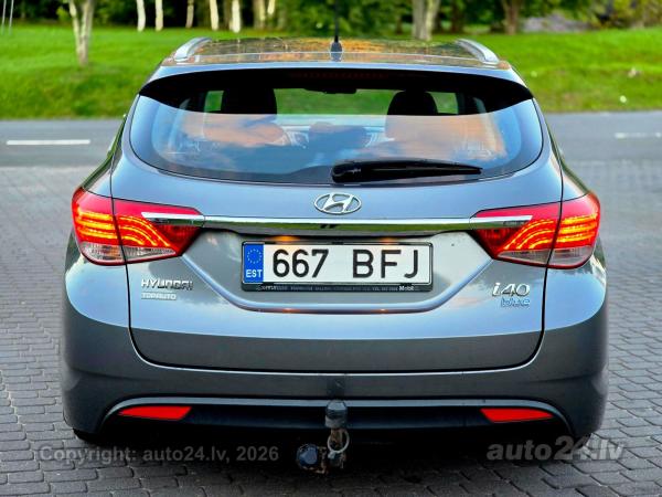 Hyundai i40 2011 in Tallinn on AUTOMOTO.COM.LV Grey Hyundai i40 2011 in Tallinn, with an engine capacity of 1.70 L and mileage of 279 thousand km for 2990 €, photo 5 on AUTOMOTO.COM.LV