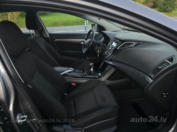 Hyundai i40 2011 in Tallinn on AUTOMOTO.COM.LV Grey Hyundai i40 2011 in Tallinn, with an engine capacity of 1.70 L and mileage of 279 thousand km for 2990 €, photo 11 on AUTOMOTO.COM.LV