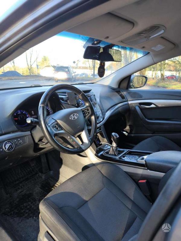 Pelēks Hyundai i40 2012 Viļņa, ar dzinēja tilpumu 1.69 L un nobraukumu 316 tūkst. km par 2500 €, foto 6 vietnē AUTOMOTO.COM.LV