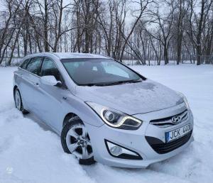 Pelēks Hyundai i40 2012 Šauļi, ar dzinēja tilpumu 1.70 L un nobraukumu 300 tūkst. km par 3950 €, foto  vietnē AUTOMOTO.COM.LV