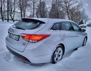 Grey Hyundai i40 2012 in Siauliai, with an engine capacity of 1.70 L and mileage of 300 thousand km for 3950 €, photo 6 on AUTOMOTO.COM.LV
