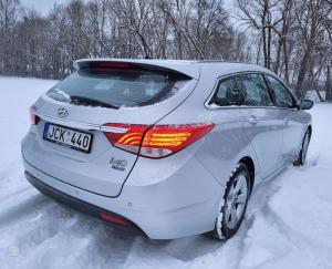 Grey Hyundai i40 2012 in Siauliai, with an engine capacity of 1.70 L and mileage of 300 thousand km for 3950 €, photo 7 on AUTOMOTO.COM.LV