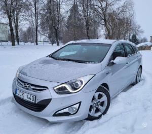 Grey Hyundai i40 2012 in Siauliai, with an engine capacity of 1.70 L and mileage of 300 thousand km for 3950 €, photo 12 on AUTOMOTO.COM.LV