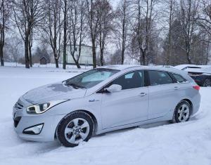 Grey Hyundai i40 2012 in Siauliai, with an engine capacity of 1.70 L and mileage of 300 thousand km for 3950 €, photo 14 on AUTOMOTO.COM.LV