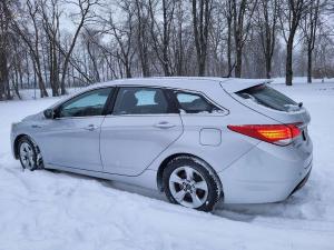 Grey Hyundai i40 2012 in Siauliai, with an engine capacity of 1.70 L and mileage of 300 thousand km for 3950 €, photo 16 on AUTOMOTO.COM.LV