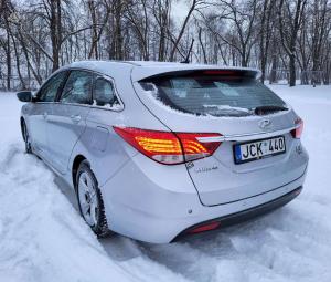 Grey Hyundai i40 2012 in Siauliai, with an engine capacity of 1.70 L and mileage of 300 thousand km for 3950 €, photo 17 on AUTOMOTO.COM.LV