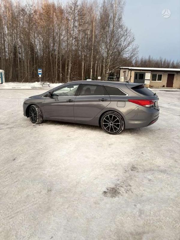 Pelēks Hyundai i40 2012 Tauragė, ar dzinēja tilpumu 1.69 L un nobraukumu 315 tūkst. km par 3300 €, foto 2 vietnē AUTOMOTO.COM.LV