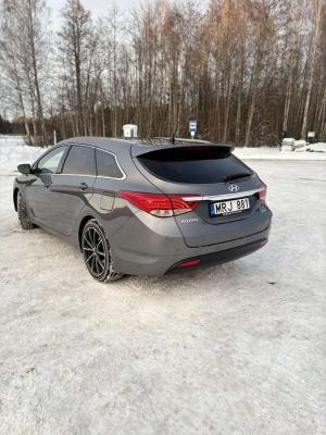 Grey Hyundai i40 2012 in Taurage, with an engine capacity of 1.69 L and mileage of 315 thousand km for 3300 €, photo 4 on AUTOMOTO.COM.LV