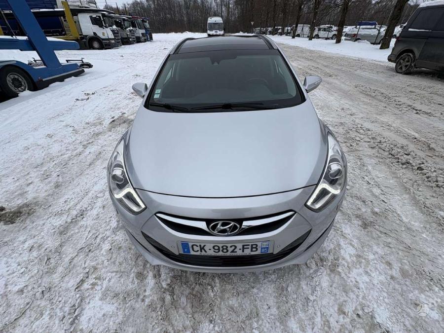 Pelēks Hyundai i40 2012 Tauragė, ar dzinēja tilpumu 1.69 L un nobraukumu 212 tūkst. km par 5500 €, foto 1 vietnē AUTOMOTO.COM.LV
